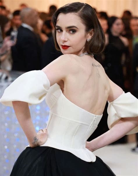 Pin By E On Sheher Lily Collins Met Gala Gala Dresses