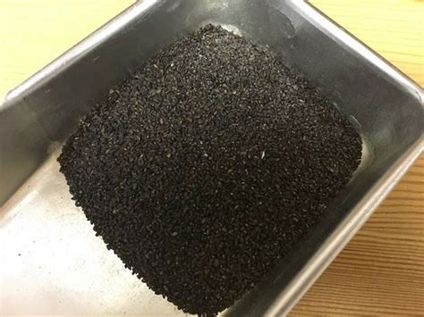 漢方薬局 太陽堂 【生薬紹介】「車前子しゃぜんし」 こんばんは。 今日のお題は「車前子」です。