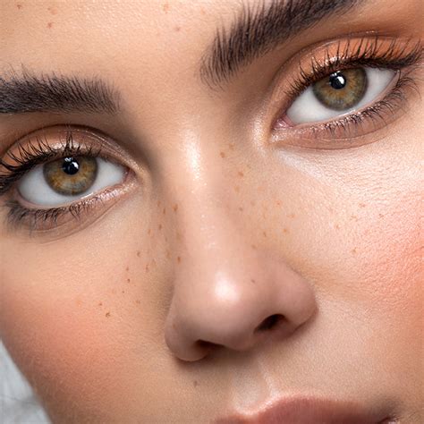 How To Make Your Eyes Bigger Without Makeup