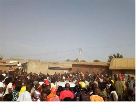 PHOTOS Couple Gets Stuck During Sex Punch Newspapers