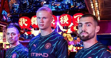 [오피셜] ‘日 배경 모델샷 맨시티 써드킷 공개 홀란드 등에 일본식 마킹