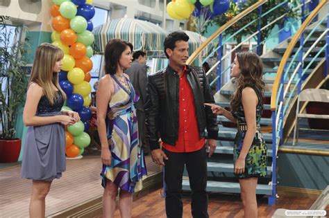 The Suite Life On Deck Stills 3x22 Graduation On Deck Zoey Deutch Photo 34682910 Fanpop