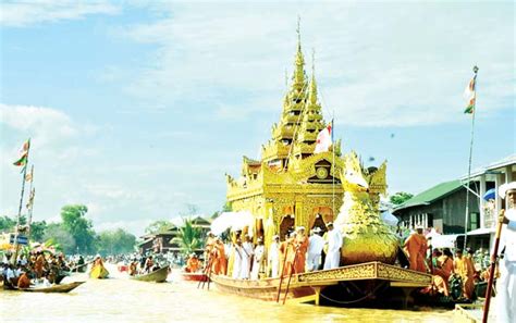အင်းလေးဖောင်တော်ဦးမြတ်စွာဘုရား ရုပ်ရှင်တော်မြတ်များအား ညောင်ရွှေမြို့ရ