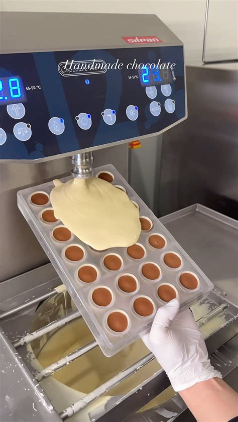 블루베리 듬뿍 신기한 방식으로 만드는 베이글 떠오르는 핫플 마곡에 생긴 베이글 전문점이 있습니다 이곳에서는 10종 이상의 다양한 베이글을 전부 직접 생산하여