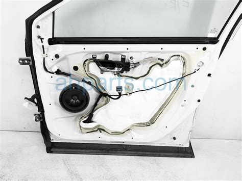 Sold Honda Cr V Front Passenger Door White No Mirror Trim