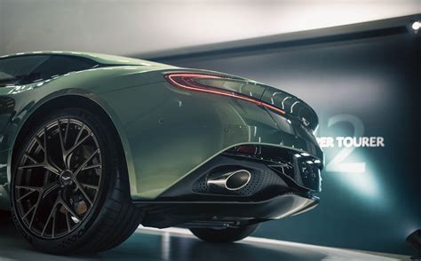 アストンマーティンの次世代スポーツカーを先導──アストンマーティンが新型db12を発表｜aston Martin Web Magazine