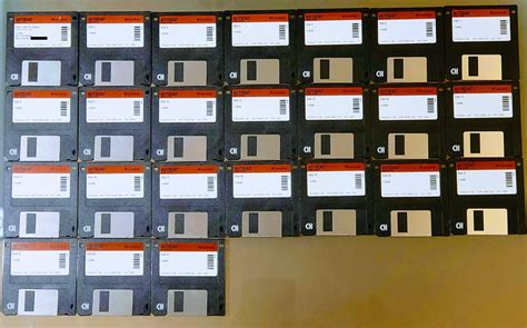Les 24 Disquettes Dautocad R13 Musée Dessein Tech