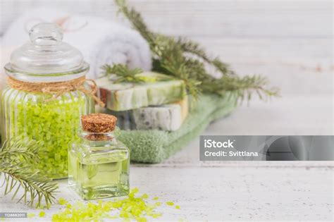 천연 화장품 오일 바다 소금 얼굴 마스크 침 엽 수 추출 물과 천연 수 제 비누 개념에 대한 스톡 사진 및 기타 이미지 개념 개념과 주제 건강관리와 의술 Istock