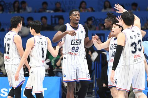 Kcc 5연패 뒤 소노에 2연승…lg·삼성도 적지서 나란히 승리 종합