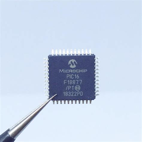 Kit 5 Peças Ci Microcontrolador Pic16f18877 Ipt Smd Tqfp 44