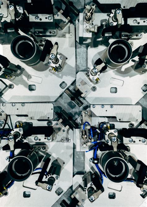 Linee Di Assemblaggio E Manipolazione Prodotto Per Il Settore Automotive