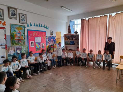 დედა ენის დღისადმი მიძღვნილი მე 3 ა 210 ე საჯარო სკოლა Facebook