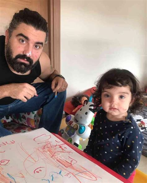 Seksenler Dizisinin Oyuncusu Efe Deprem Toprağa Verildi Haberler