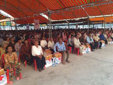 សម្ដេចកិត្តិព្រឹទ្ធបណ្ឌិត ប៊ុន រ៉ានី ហ៊ុនសែន អញ្ជើញចុះសួរសុខទុក្ខ ជួបសំណេះសំណាល