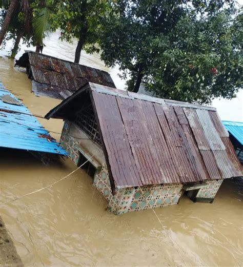 မေ ၁၅ ရက် ထိပ်တန်းရောက်သတင်းများ မိုခါမုန်တိုင်းဗဟိုချက်ဖြတ်သန်းသွားတဲ့ စစ်တွေမြို့ အဆက်သွယ်တွေ