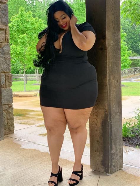 Pin By Glenn C On Phat Chocolate Women Curvy Girl Fashion Women Hats