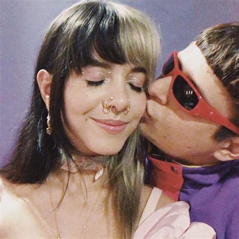 Melanie Martinez And Oliver Tree Alles Was Sie über Formulare In