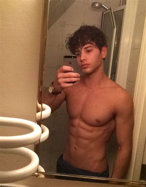 Hot Mirror Selfie Men