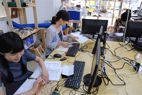 女性のための電子工作教室を開催中です 浅草橋工房ホームページ
