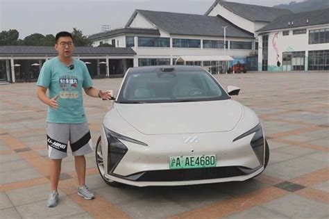 买一辆车等于送了个老司机？智己l7这一项体验感也太强了凤凰网视频凤凰网