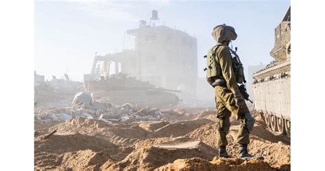 Израелската армия претърси десетки къщи в град на Западния бряг