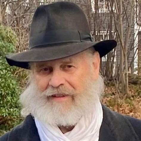 Olav Lundgren I Leikanger Musikklag Dirigerte Så Kraftig At Smartklokka Ringde Til Nødtelefonen