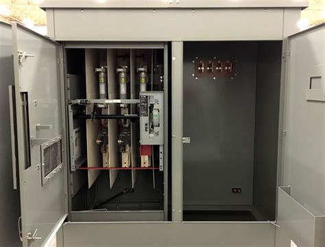 Fused Load Interrupter Switch In High Voltage Compartment