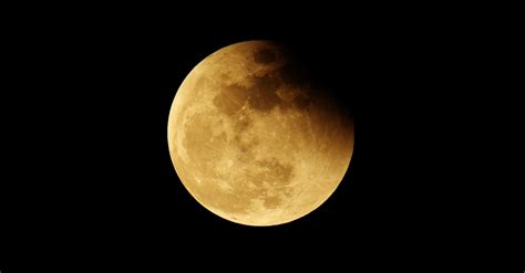 A Partial Lunar Eclipse Will Soon Be Visible Across Canada