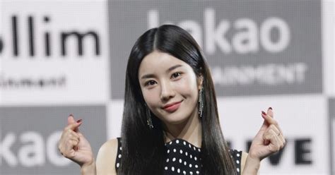 권은비 아이즈원 첫 솔로 데뷔 감회 새롭고 떨려