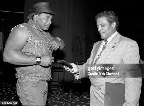 Aaron Bell Photos And Premium High Res Pictures Getty Images