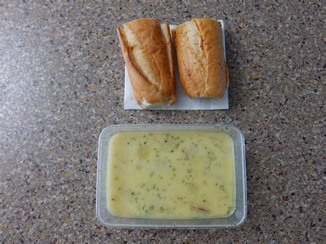 금짱 On Twitter 남은 음식은 모두 짱짱한 포장 용기에 포장해주셔서 좋고 바게트 빵도 거의 계속 내주시고 직원분들도 무척 친절하다 음식 포장은 완전 조리와