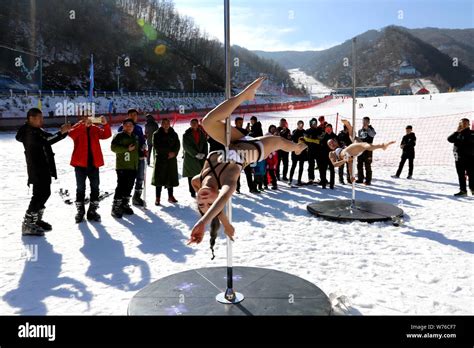 Bikinis Dance Hi Res Stock Photography And Images Alamy