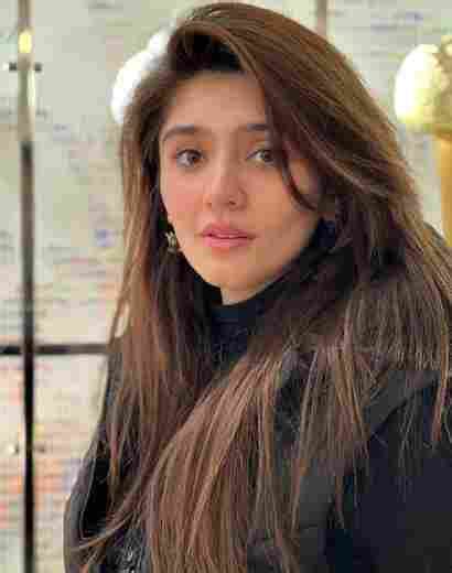 Dur E Fishan Age Height Husband Dramas Wiki More