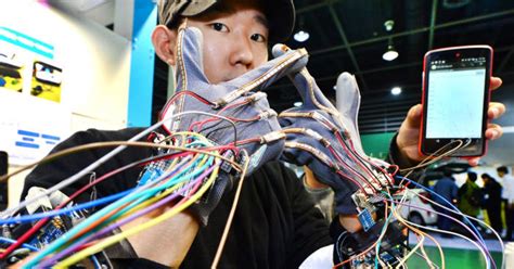 보조공학기기 박람회 수화동작 인식 언어번역 장치