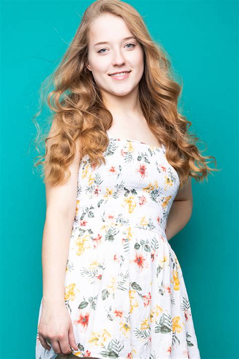 Hannah S New View Modeling Hannah S New View Modeling