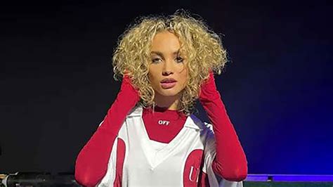 زیباترین زن خیانتکار معشوقه امباپه شد عکس های نامزد خائن زشت ترین