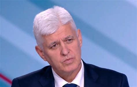 ЗАД ГЪРБА НА НАРОДА Военният ни министър Димитър Стойнов е в Украйна Киев го издаде СНИМКА