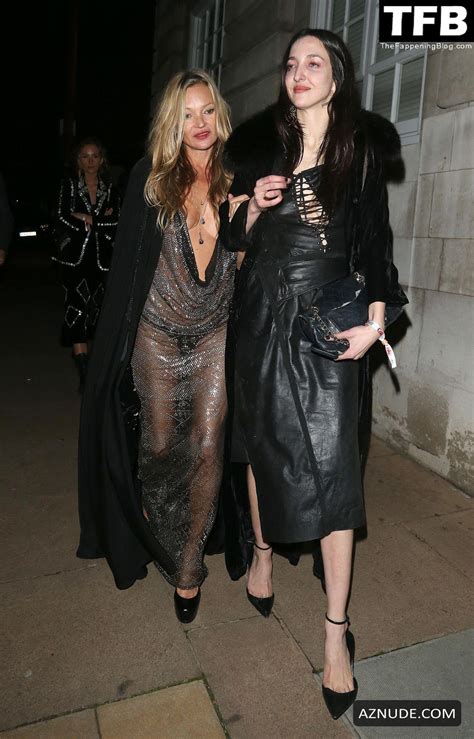 Kate Moss Sexy Seen Flashing Her Nude Breasts At The Diet Coke Party In