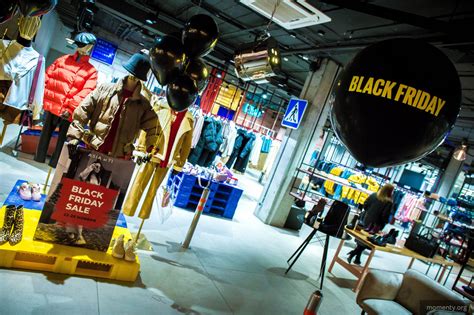 Горожане рискуют остаться без денег и покупок в черную пятницу