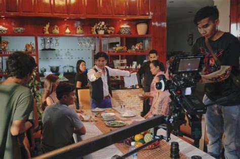 លោក ហ៊ុយ យ៉ាឡេង ប្រឹងសម្រាំងស្នាដៃភាពយន្ត ដើម្បីសម្រួចខ្លួនចូលទីផ្សារពិភពលោក Tnaot