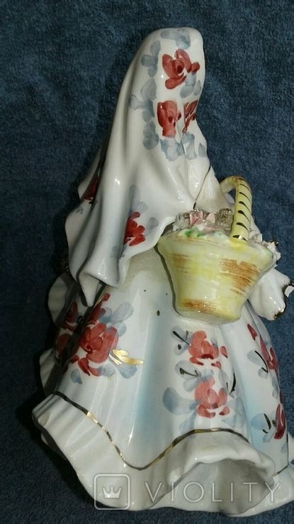 Фарфоровая статуэтка Девушка с корзиной цветов 116045383 купить на Violity