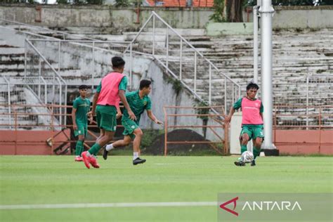 Liga 1 Ripal Wahyudi Resmi Berseragam Persebaya Antara News Jawa Timur