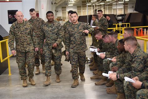 Highest Ranking Marine Visits Fort Leonard Wood Marine Corps Detachment Article The United