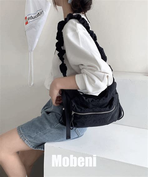 ⭐인기신상베이직 나일론 숄더백 셔링 곱창 주름 데일리백 스포츠 등산 가벼운 호보백 에이블리