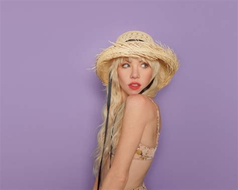 Carly Rae Jepsen Canta Sobre Encontros Frustrados Nos Apps No Single