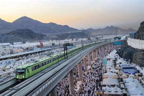 ينقل 72 ألف حاج في الساعة ماذا تعرف عن قطار المشاعر المقدسة؟ طريق