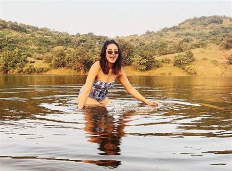 6 Hot Sexy Manpreet Kaur Bikini Pics