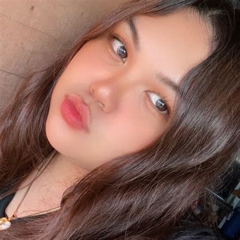 Janella Grlja • Threads Say More