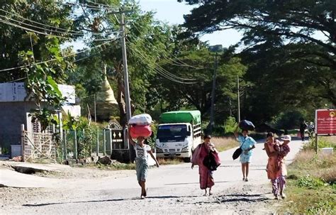 ရမ်းဗြဲမြို့ကို စစ်ကောင်စီလေတပ်က ဆက်တိုက်ဗုံးကြဲနေ Myanmar Now