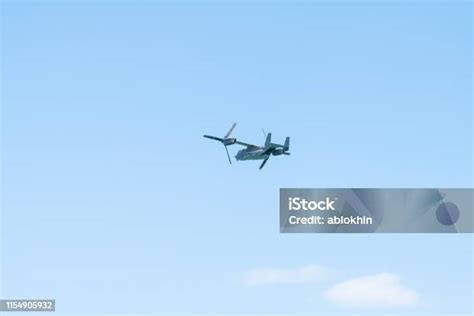 미국 육군 군대 화물 비행기 비행기에서 푸른 하늘에 트윈 꼬리 플로리다 팬핸들 근처 Ch 47 치누크에 대한 스톡 사진 및 기타